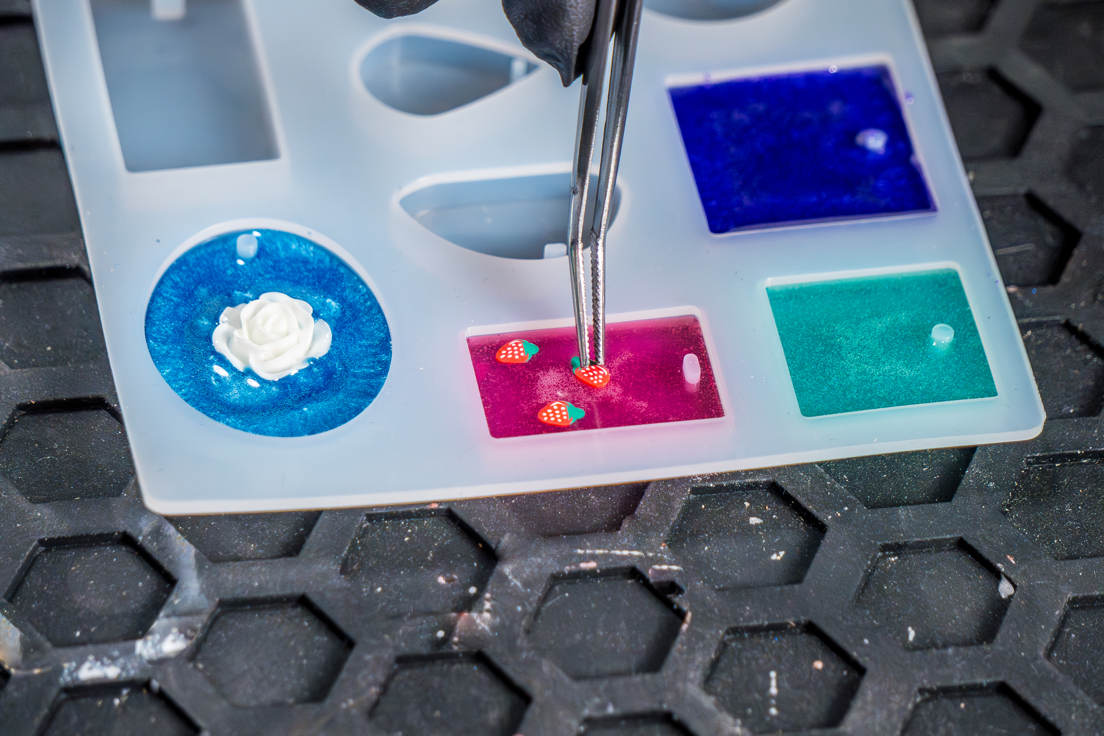 How to create beautiful epoxy jewelry with TotalBoat Artist Resin ...